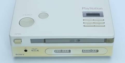 Objevil se prototyp konzole Super NES CD-ROM, kterou připravovalo ...